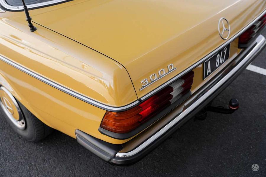 Yellow Mercedes-Benz W 123 1979 in Tallinn, with an engine capacity of 3.00 L and mileage of 261 thousand km for 14500 €, photo 15 on AUTOMOTO.COM.LV