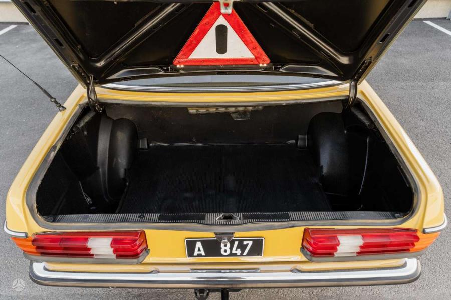 Yellow Mercedes-Benz W 123 1979 in Tallinn, with an engine capacity of 3.00 L and mileage of 261 thousand km for 14500 €, photo 17 on AUTOMOTO.COM.LV