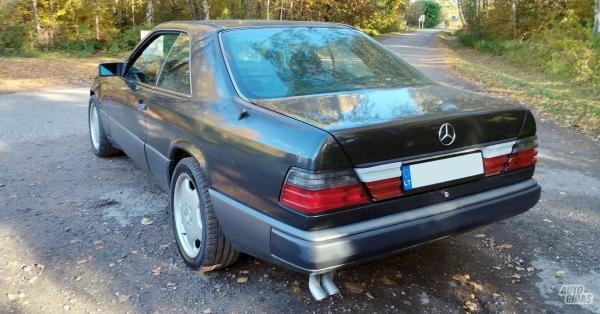 Black Mercedes-Benz W 124 1986 in Panevezys, with an engine capacity of 3.00 L and mileage of 300 thousand km for 4000 €, photo 4 on AUTOMOTO.COM.LV