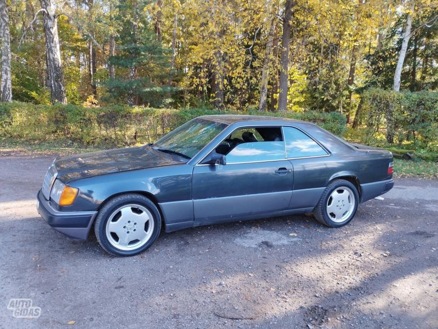 Melns Mercedes-Benz W 124 1986 Panevēža, ar dzinēja tilpumu 3.00 L un nobraukumu 300 tūkst. km par 4000 €, foto 9 vietnē AUTOMOTO.COM.LV