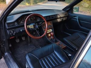 Melns Mercedes-Benz W 124 1986 Panevēža, ar dzinēja tilpumu 3.00 L un nobraukumu 300 tūkst. km par 4000 €, foto 13 vietnē AUTOMOTO.COM.LV