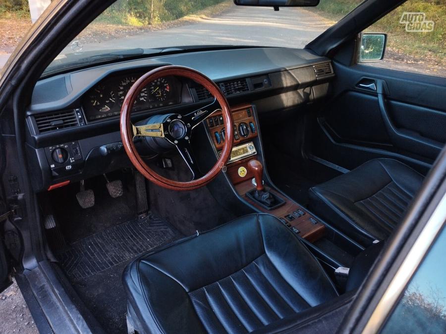 Melns Mercedes-Benz W 124 1986 Panevēža, ar dzinēja tilpumu 3.00 L un nobraukumu 300 tūkst. km par 4000 €, foto 13 vietnē AUTOMOTO.COM.LV