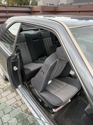 Черный Мерседес W 124 1993 в Шилале, объемом двигателя 2.20 л и пробегом 300 тыс. км за 3800 €, фото 6 на AUTOMOTO.COM.LV