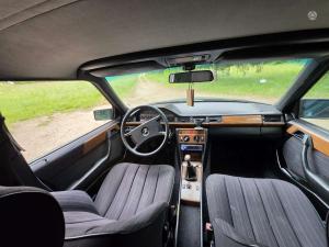 Черный Мерседес W 124 1986 в Паневежис, объемом двигателя 2.30 л и пробегом 238 тыс. км за 1750 €, фото 13 на AUTOMOTO.COM.LV