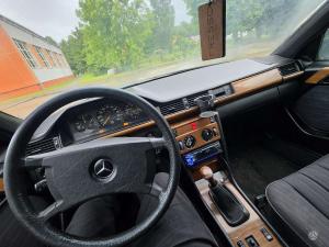 Черный Мерседес W 124 1986 в Паневежис, объемом двигателя 2.30 л и пробегом 238 тыс. км за 1750 €, фото 17 на AUTOMOTO.COM.LV