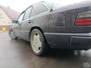 Черный Мерседес W 124 1989 в Шяуляй, объемом двигателя 2.50 л и пробегом 347 тыс. км за 4100 €, фото 13 на AUTOMOTO.COM.LV