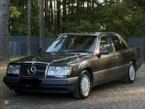 Black Mercedes-Benz W 124 1990 in Vilnius, with an engine capacity of 2.30 L and mileage of 251 thousand km for 5500 €, photo 3 on AUTOMOTO.COM.LV