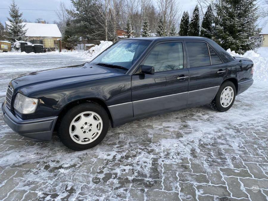 Черный Мерседес W 124 1995 в Ионишкис, объемом двигателя 2.80 л и пробегом 249 тыс. км за 9100 €, фото 3 на AUTOMOTO.COM.LV