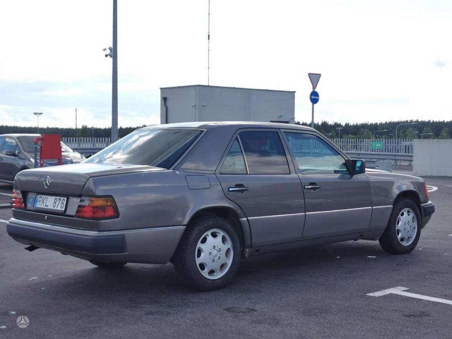 Серый Мерседес W 124 1990 в Вильнюс, объемом двигателя 2.00 л и пробегом 400 тыс. км за 2750 €, фото 3 на AUTOMOTO.COM.LV