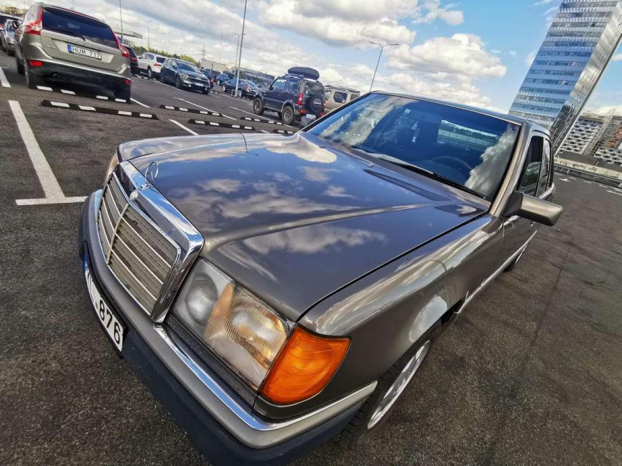 Серый Мерседес W 124 1990 в Вильнюс, объемом двигателя 2.00 л и пробегом 400 тыс. км за 2750 €, фото 10 на AUTOMOTO.COM.LV