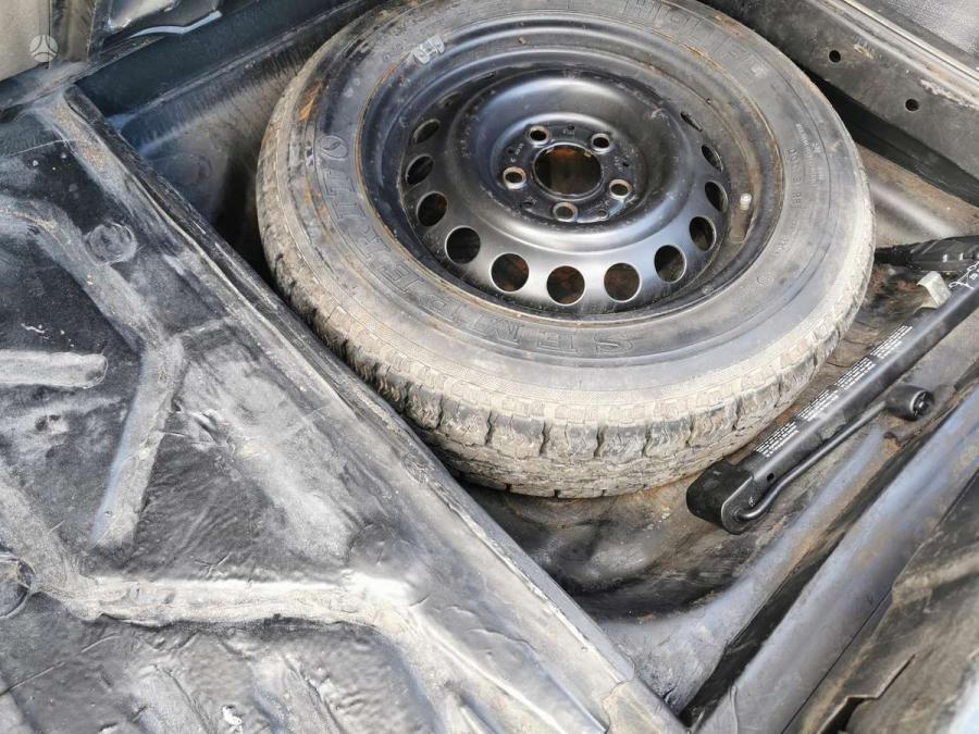 Серый Мерседес W 124 1990 в Вильнюс, объемом двигателя 2.00 л и пробегом 400 тыс. км за 2750 €, фото 13 на AUTOMOTO.COM.LV