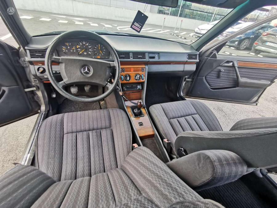 Серый Мерседес W 124 1990 в Вильнюс, объемом двигателя 2.00 л и пробегом 400 тыс. км за 2750 €, фото 17 на AUTOMOTO.COM.LV