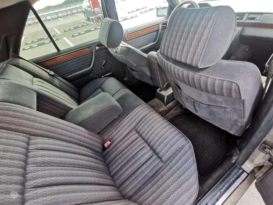 Серый Мерседес W 124 1990 в Вильнюс, объемом двигателя 2.00 л и пробегом 400 тыс. км за 2750 €, фото 18 на AUTOMOTO.COM.LV