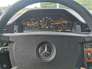 Серый Мерседес W 124 1990 в Вильнюс, объемом двигателя 2.00 л и пробегом 400 тыс. км за 2750 €, фото 22 на AUTOMOTO.COM.LV