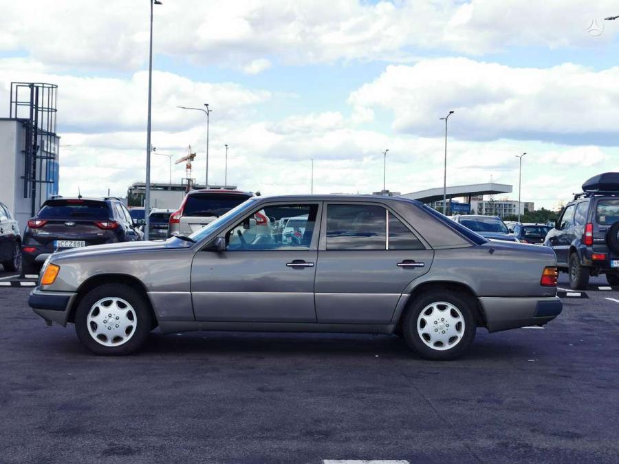 Серый Мерседес W 124 1990 в Вильнюс, объемом двигателя 2.00 л и пробегом 400 тыс. км за 2750 €, фото 24 на AUTOMOTO.COM.LV