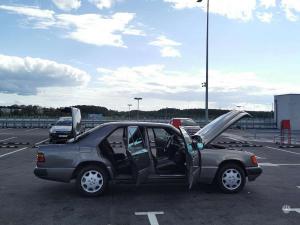 Серый Мерседес W 124 1990 в Вильнюс, объемом двигателя 2.00 л и пробегом 400 тыс. км за 2750 €, фото 27 на AUTOMOTO.COM.LV