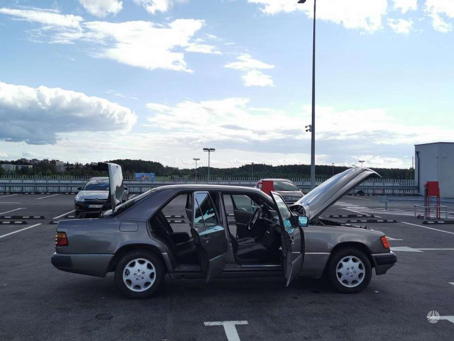 Серый Мерседес W 124 1990 в Вильнюс, объемом двигателя 2.00 л и пробегом 400 тыс. км за 2750 €, фото 27 на AUTOMOTO.COM.LV