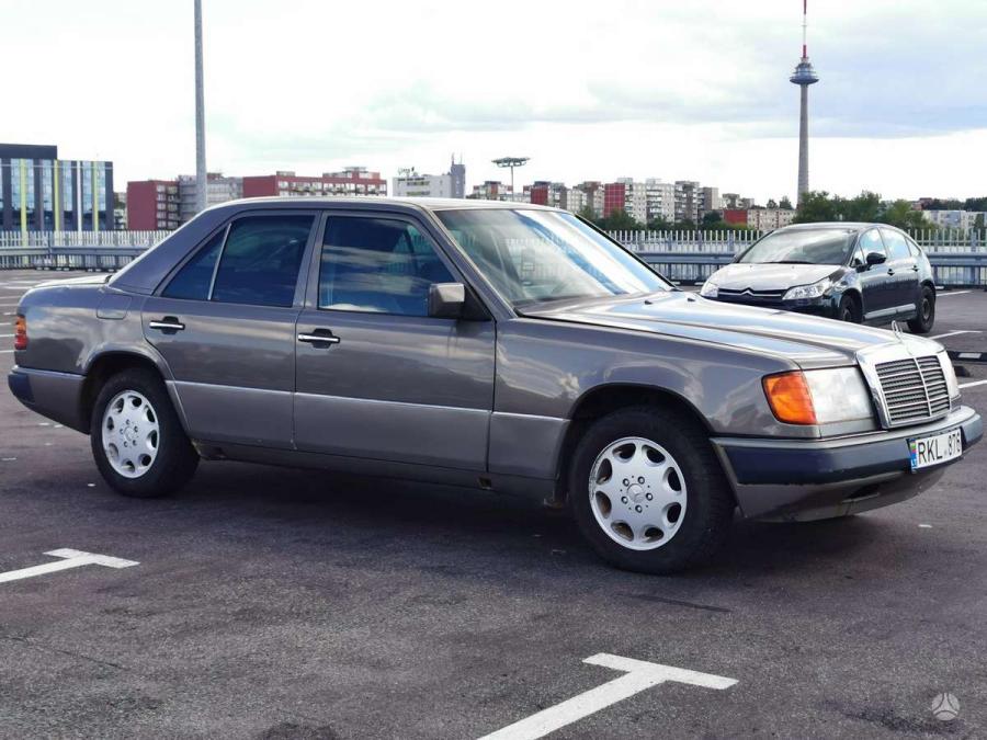 Серый Мерседес W 124 1990 в Вильнюс, объемом двигателя 2.00 л и пробегом 400 тыс. км за 2750 €, фото 29 на AUTOMOTO.COM.LV