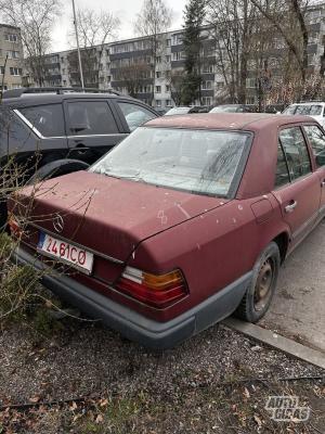 Красный Мерседес W 124 1987 в Каунас, объемом двигателя 2.00 л и пробегом 220 тыс. км за 2550 €, фото 5 на AUTOMOTO.COM.LV