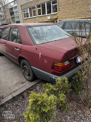 Красный Мерседес W 124 1987 в Каунас, объемом двигателя 2.00 л и пробегом 220 тыс. км за 2550 €, фото 8 на AUTOMOTO.COM.LV