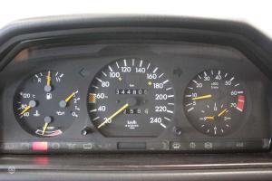 Sarkans Mercedes-Benz W 124 1988 Kauņa, ar dzinēja tilpumu 2.60 L un nobraukumu 345 tūkst. km par 4700 €, foto 12 vietnē AUTOMOTO.COM.LV