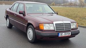 Sarkans Mercedes-Benz W 124 1990 Klaipėda, ar dzinēja tilpumu 2.50 L un nobraukumu 219 tūkst. km par 3990 €, foto 5 vietnē AUTOMOTO.COM.LV