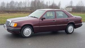 Sarkans Mercedes-Benz W 124 1990 Klaipėda, ar dzinēja tilpumu 2.50 L un nobraukumu 219 tūkst. km par 3990 €, foto 9 vietnē AUTOMOTO.COM.LV