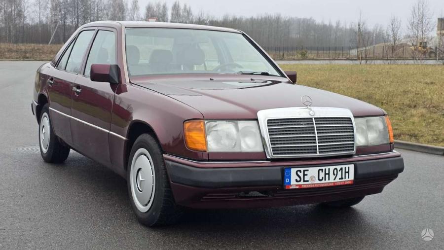 Sarkans Mercedes-Benz W 124 1990 Klaipėda, ar dzinēja tilpumu 2.50 L un nobraukumu 219 tūkst. km par 3990 €, foto 12 vietnē AUTOMOTO.COM.LV