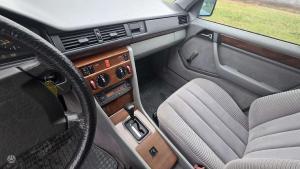 Sarkans Mercedes-Benz W 124 1990 Klaipėda, ar dzinēja tilpumu 2.50 L un nobraukumu 219 tūkst. km par 3990 €, foto 15 vietnē AUTOMOTO.COM.LV