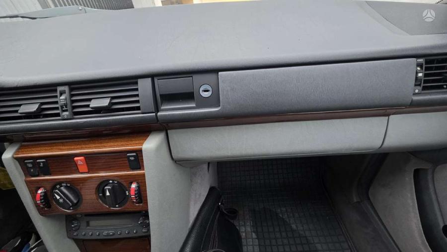 Sarkans Mercedes-Benz W 124 1990 Klaipėda, ar dzinēja tilpumu 2.50 L un nobraukumu 219 tūkst. km par 3990 €, foto 20 vietnē AUTOMOTO.COM.LV