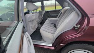 Sarkans Mercedes-Benz W 124 1990 Klaipėda, ar dzinēja tilpumu 2.50 L un nobraukumu 219 tūkst. km par 3990 €, foto 21 vietnē AUTOMOTO.COM.LV