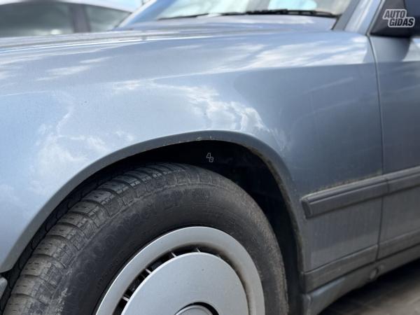 Mercedes-Benz W 124 1987 in Kaunas, with an engine capacity of 2.00 L and mileage of 175 thousand km for 1500 €, photo 8 on AUTOMOTO.COM.LV
