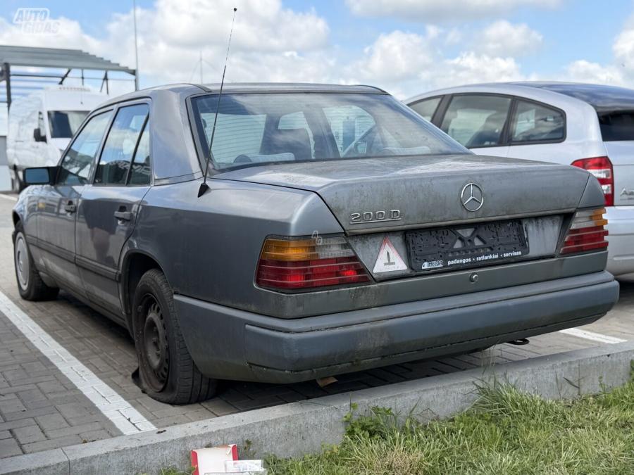 Мерседес W 124 1987 в Каунас, объемом двигателя 2.00 л и пробегом 175 тыс. км за 1500 €, фото 4 на AUTOMOTO.COM.LV