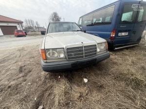 Mercedes-Benz W 124 1988 in Siauliai, with an engine capacity of 2.40 L and mileage of 300 thousand km for 1200 €, photo 2 on AUTOMOTO.COM.LV