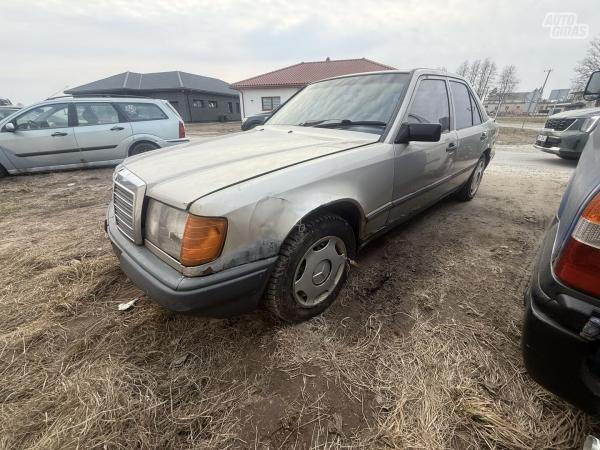 Мерседес W 124 1988 в Шяуляй, объемом двигателя 2.40 л и пробегом 300 тыс. км за 1200 €, фото 3 на AUTOMOTO.COM.LV