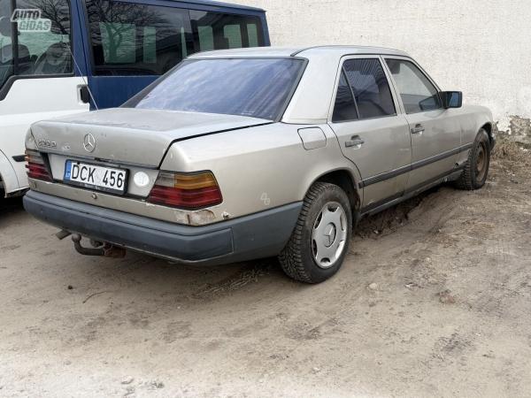 Мерседес W 124 1988 в Шяуляй, объемом двигателя 2.40 л и пробегом 300 тыс. км за 1200 €, фото 4 на AUTOMOTO.COM.LV