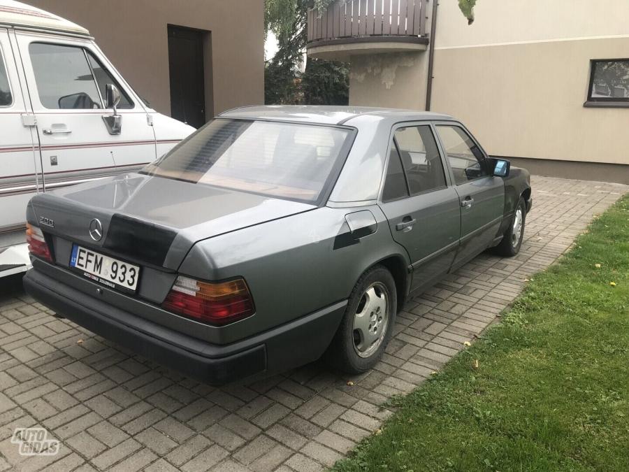 Мерседес W 124 1988 в Каунас, объемом двигателя 2.30 л и пробегом 163 тыс. км за 1600 €, фото 3 на AUTOMOTO.COM.LV