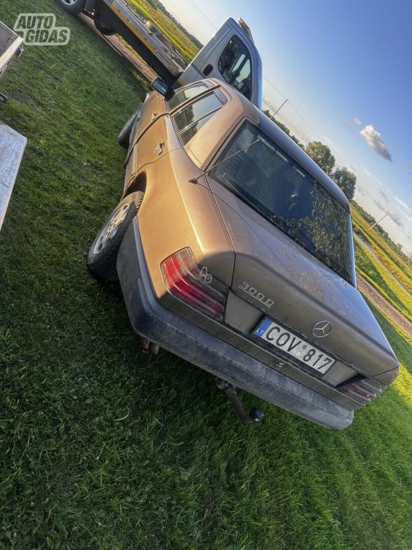 Мерседес W 124 1989 в Шилале, объемом двигателя 3.00 л и пробегом 333 тыс. км за 1500 €, фото 5 на AUTOMOTO.COM.LV