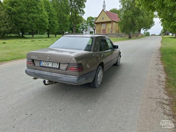 Мерседес W 124 1989 в Шилале, объемом двигателя 3.00 л и пробегом 333 тыс. км за 1500 €, фото 8 на AUTOMOTO.COM.LV