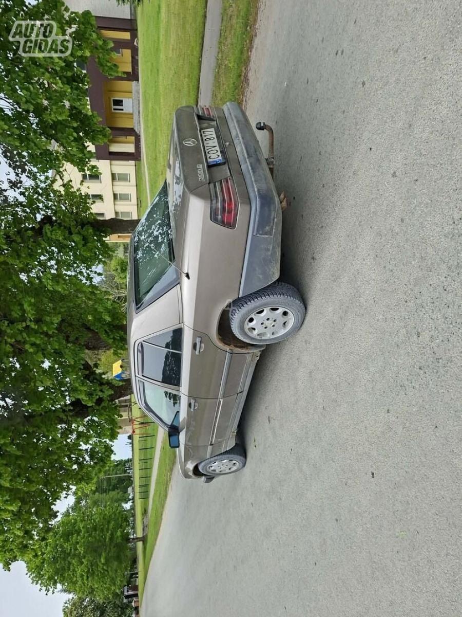 Мерседес W 124 1989 в Шилале, объемом двигателя 3.00 л и пробегом 333 тыс. км за 1500 €, фото 13 на AUTOMOTO.COM.LV