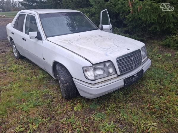 Mercedes-Benz W 124 1992 in Marijampole, with an engine capacity of 2.00 L and mileage of 350 thousand km for 1000 €, photo 1 on AUTOMOTO.COM.LV