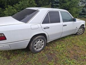 Mercedes-Benz W 124 1992 in Marijampole, with an engine capacity of 2.00 L and mileage of 350 thousand km for 1000 €, photo 2 on AUTOMOTO.COM.LV