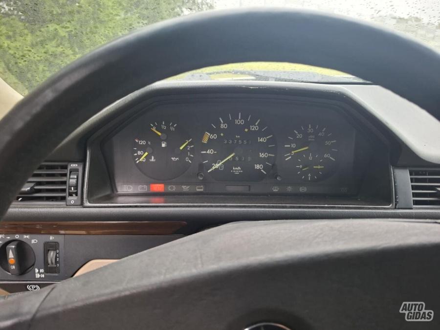 Mercedes-Benz W 124 1992 in Marijampole, with an engine capacity of 2.00 L and mileage of 350 thousand km for 1000 €, photo 5 on AUTOMOTO.COM.LV