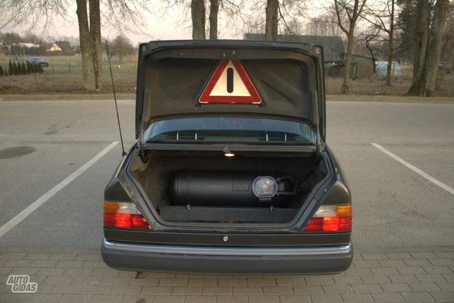 Mercedes-Benz W 124 1993 Širvintos, ar dzinēja tilpumu 2.00 L un nobraukumu 183 tūkst. km par 7500 €, foto 4 vietnē AUTOMOTO.COM.LV