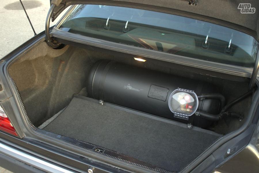 Mercedes-Benz W 124 1993 Širvintos, ar dzinēja tilpumu 2.00 L un nobraukumu 183 tūkst. km par 7500 €, foto 10 vietnē AUTOMOTO.COM.LV