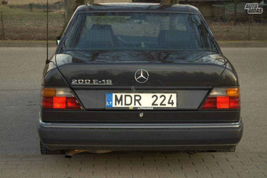 Mercedes-Benz W 124 1993 Širvintos, ar dzinēja tilpumu 2.00 L un nobraukumu 183 tūkst. km par 7500 €, foto 18 vietnē AUTOMOTO.COM.LV