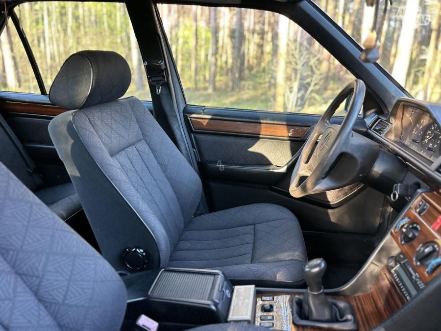 Мерседес W 124 1995 в Вильнюс, объемом двигателя 2.00 л и пробегом 236 тыс. км за 5999 €, фото 9 на AUTOMOTO.COM.LV