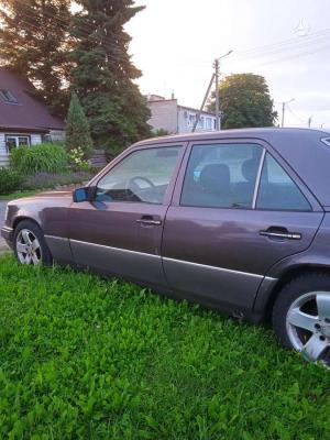 Мерседес W 124 1995 в Паневежис, объемом двигателя 2.50 л и пробегом 320 тыс. км за 2450 €, фото 3 на AUTOMOTO.COM.LV