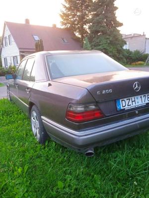 Мерседес W 124 1995 в Паневежис, объемом двигателя 2.50 л и пробегом 320 тыс. км за 2450 €, фото 4 на AUTOMOTO.COM.LV