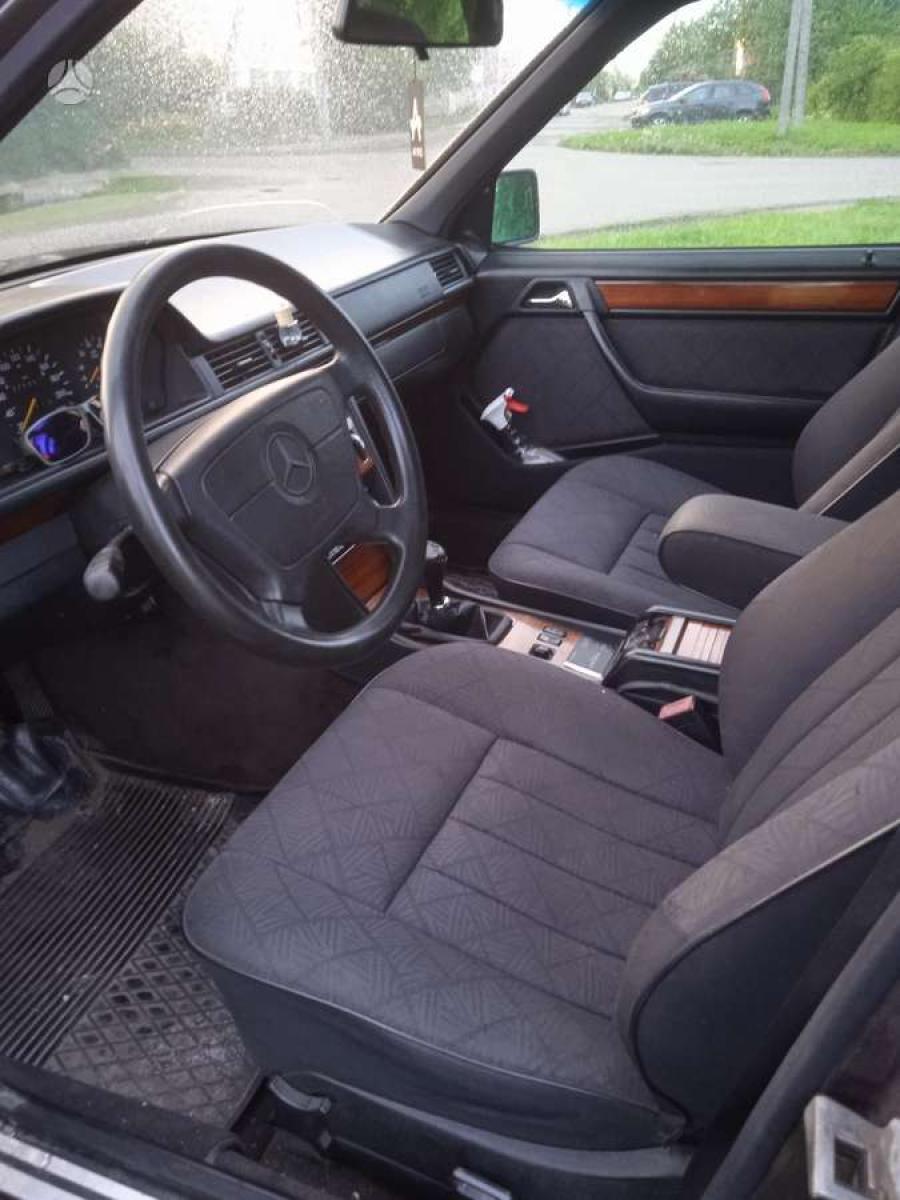 Мерседес W 124 1995 в Паневежис, объемом двигателя 2.50 л и пробегом 320 тыс. км за 2450 €, фото 5 на AUTOMOTO.COM.LV